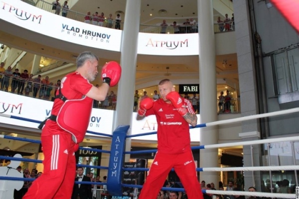 Photos: Nielsen and Chudinov Showing Off Their Moves – World Boxing ...
