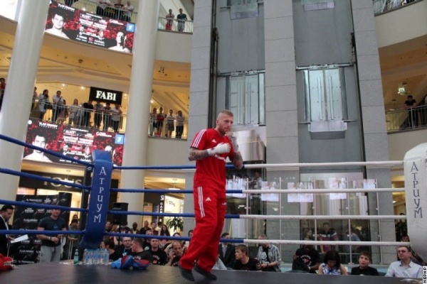 Photos: Nielsen and Chudinov Showing Off Their Moves – World Boxing ...