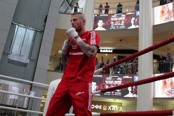 Photos: Nielsen and Chudinov Showing Off Their Moves – World Boxing ...