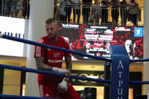 Photos: Nielsen and Chudinov Showing Off Their Moves – World Boxing ...