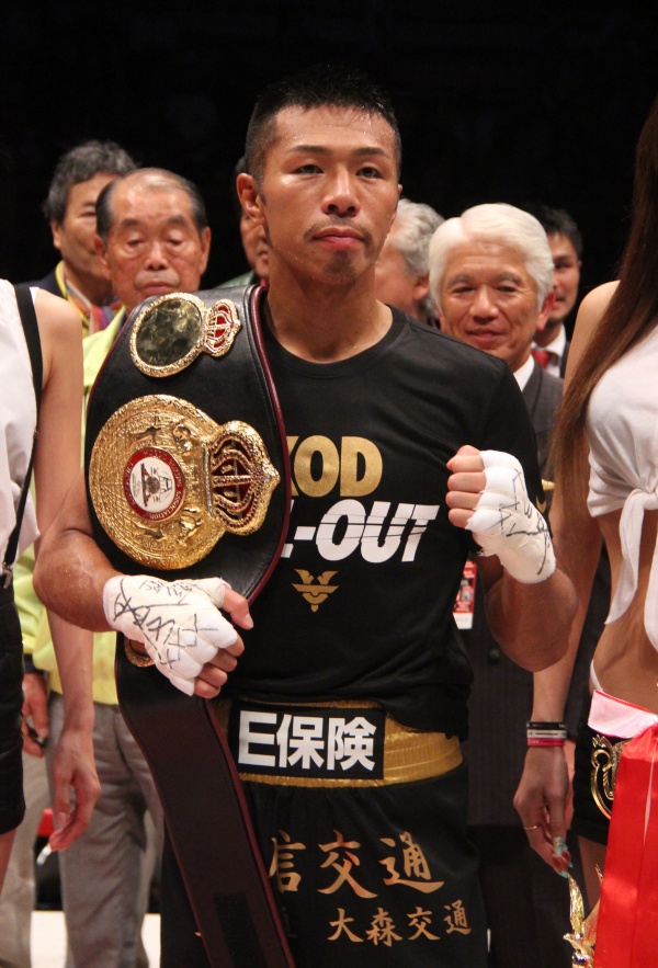 Photo Gallery: Uchiyama defeats Chuwatana by KO – World Boxing Association